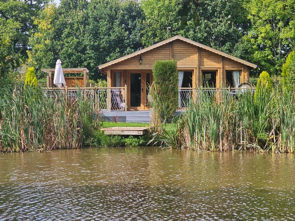 The Windsor Lodge, Ellesmere (updated prices 2025)