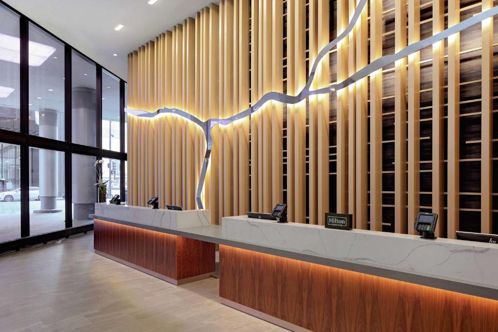 DoubleTree by Hilton Chicago Magnificent Mile, Chicago (updated prices ...