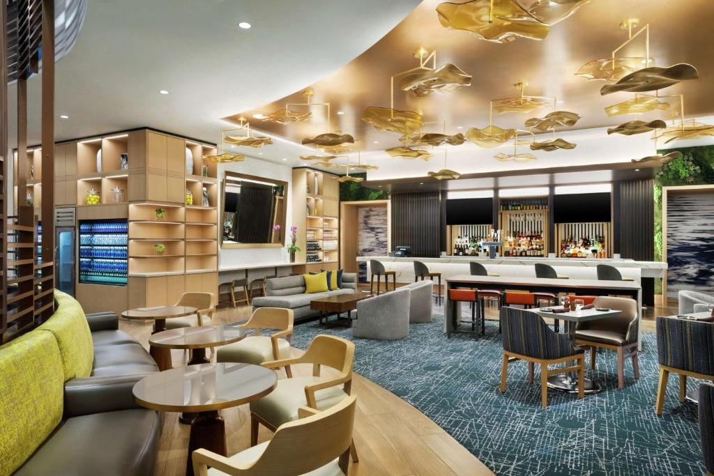 DoubleTree by Hilton Chicago Magnificent Mile, Chicago (updated prices ...
