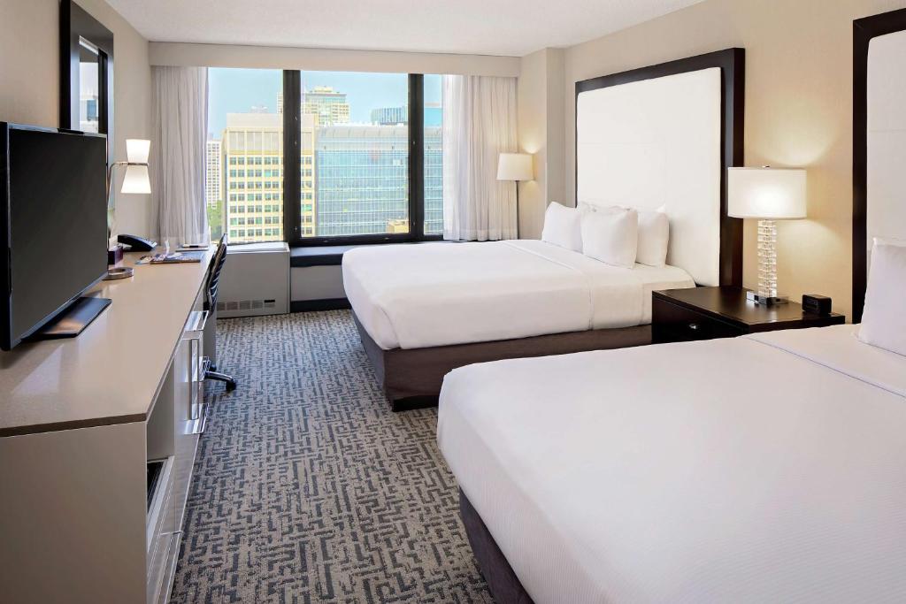 DoubleTree by Hilton Chicago Magnificent Mile, Chicago (updated prices ...