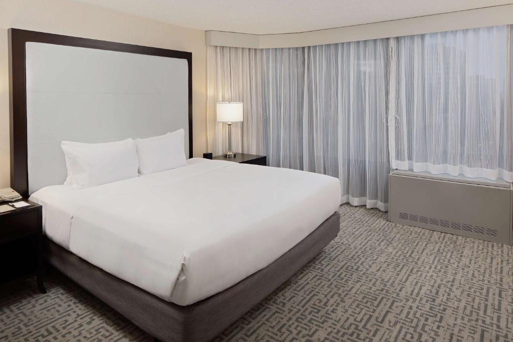 DoubleTree by Hilton Chicago Magnificent Mile, Chicago (updated prices ...