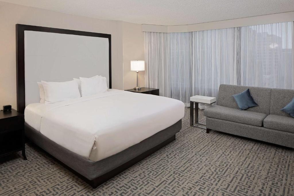 DoubleTree by Hilton Chicago Magnificent Mile, Chicago (updated prices ...