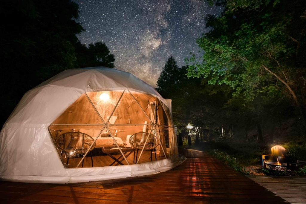 Solace glamping 2, Sevierville (updated prices 2026)