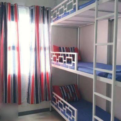 TRANSIENT ROOM STUDIO HOSTEL Backpakers 1 bathroom 4 person allowed ...