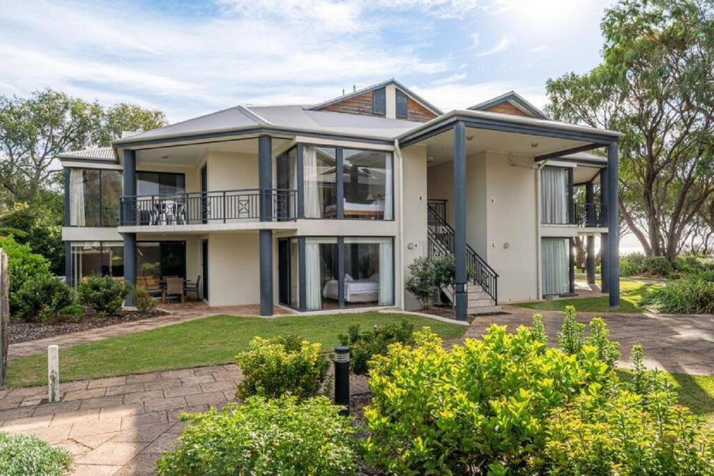 Endless Summer - Unit 8 at Cape View Resort - SuiteTrails