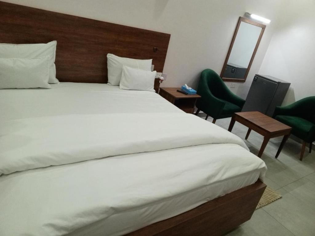 Room in BB - Ally Ngali Motel Kigali-Rwanda, Kigali (updated prices 2025)