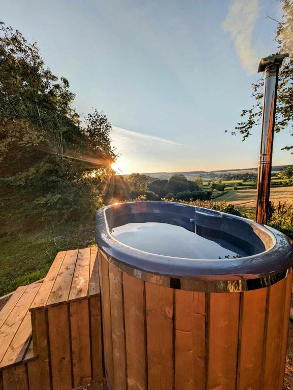 Leominster Hideaway, Romantic, Hot Tub, Firepit, Leominster – Precios actualizados 2024