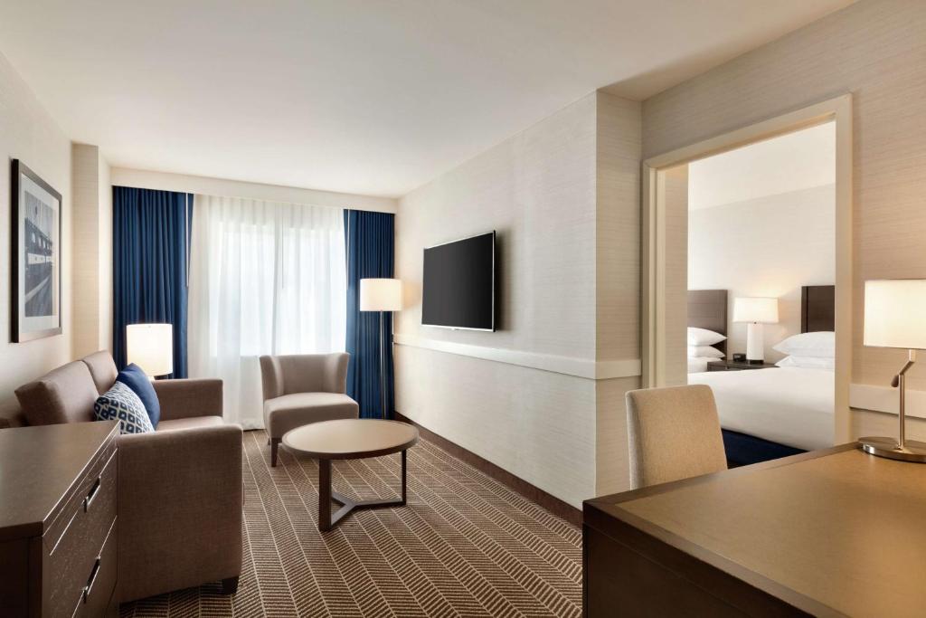 Embassy Suites Boston at Logan Airport, Boston (updated prices 2025)