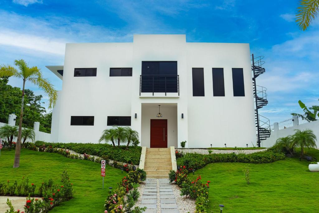 Coral Deluxe, Playa Flamingo – Updated 2023 Prices