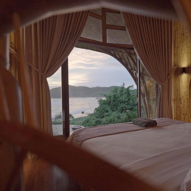 Kini Resort - Oceanfront Bamboo Eco Lodges, Sekongkang (updated prices ...