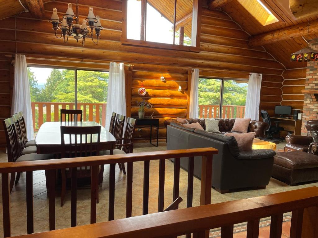 Island Log Cabin with Ocean View & Organic Garden, Cobble Hill ...