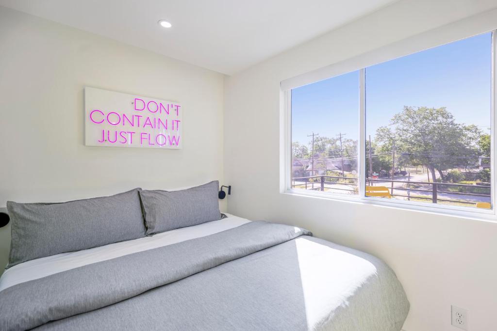 Banana Container @EADO Juice Box, Houston (updated prices 2026)