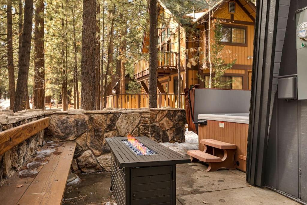 The 99 Pines Walk to Snow Summit Hot Tub, Big Bear Lake (updated prices ...