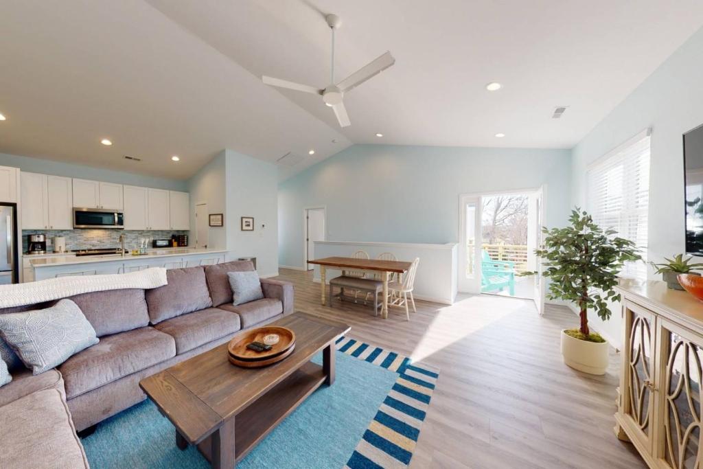 Sully's by the Sea, Carolina Beach (updated prices 2025)