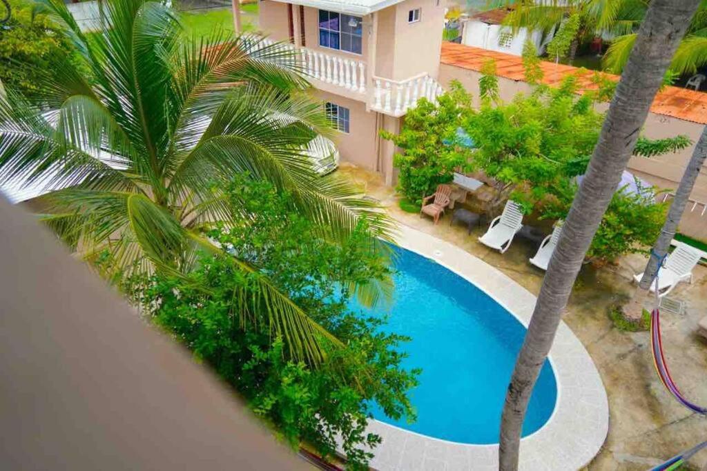 Sol Mar y Tierra Hot water, A/C, Wifi, 20+guests, La Libertad (precios ...