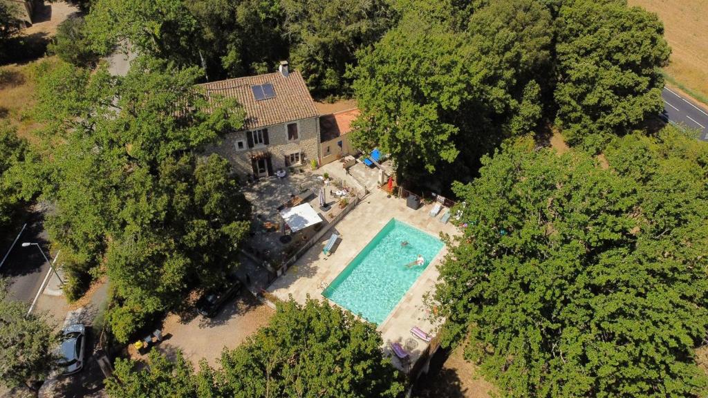 Travel guide Dions, France - Where to Sleep & Things to Do