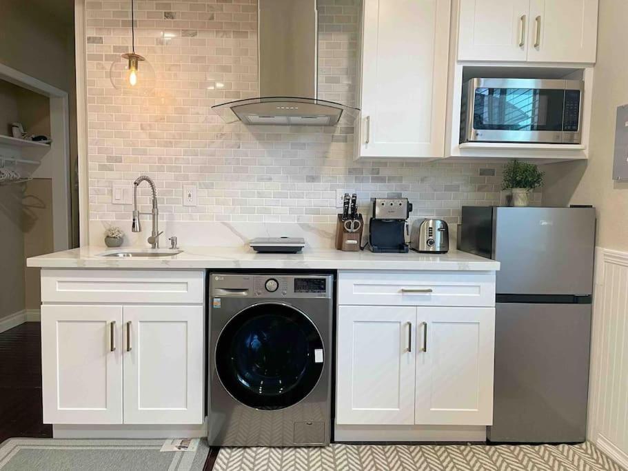 Private Entry Private Bath/No sharing space, Corona (updated prices 2024)