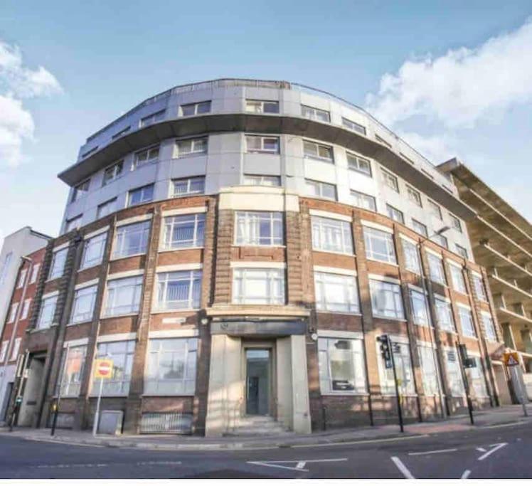 Luxury new studio flat, Luton (updated prices 2025)