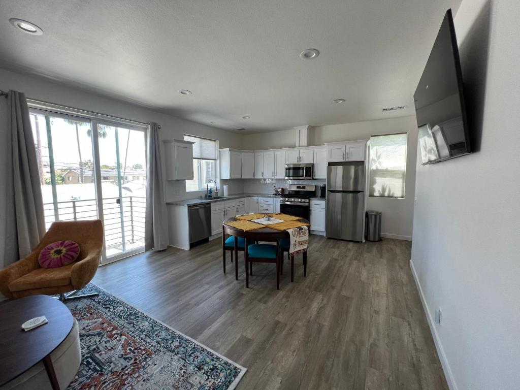 High End Beach House, Huntington Beach (updated prices 2025)