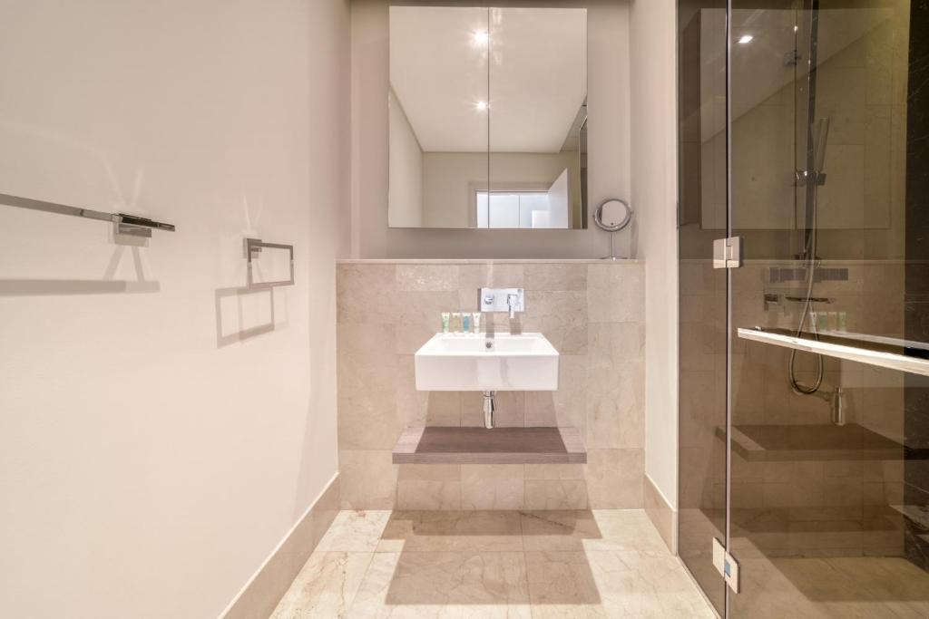 The 8, Palm Jumeirah - Mint Stay, Dubai (updated prices 2025)