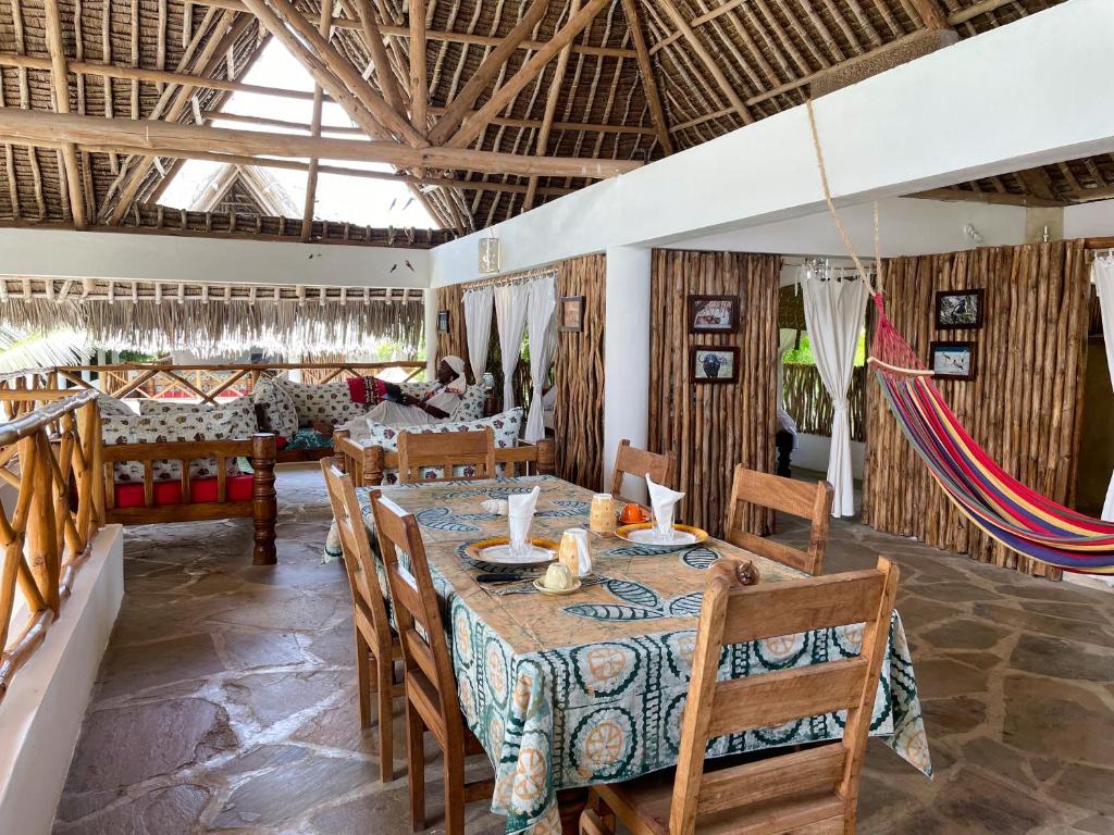 Paka House-Rafiki Village, Watamu (updated prices 2025)