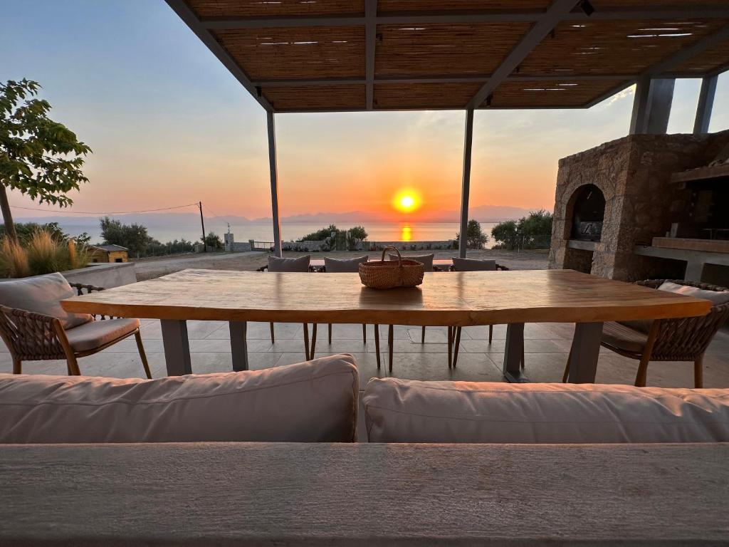 Elaionas Stonehouse, Pákia (updated prices 2026)