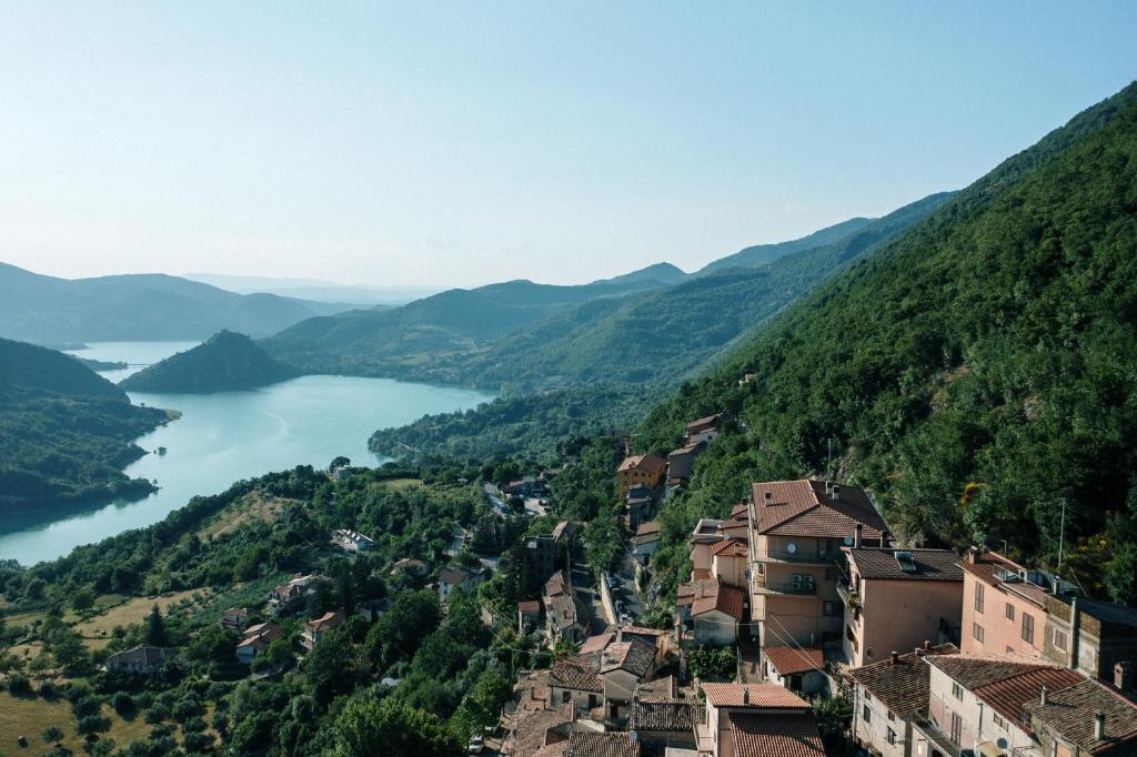 (Incanto sul Lago Turano) la vista panoramica più bella, Ascrea ...