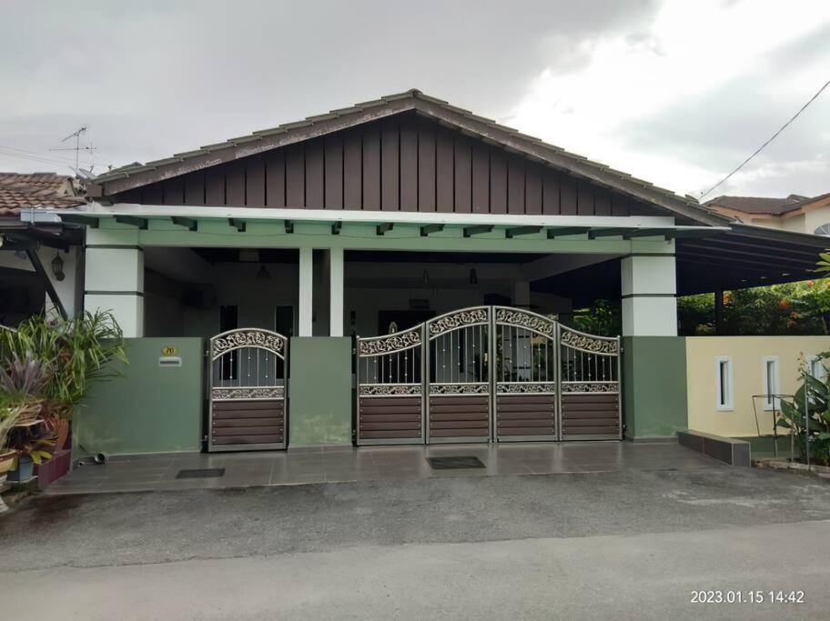 Hikmah Homestay Seri Manjung Updated Prices 2024