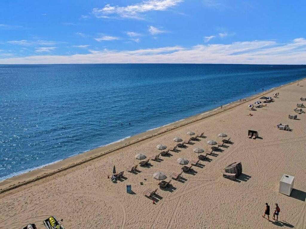 Modern Ocean View Condo Beach Service Unit 1206, Miami Beach (updated ...