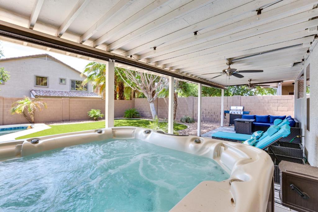 Private Pool and Grill at Beautiful Surprise Home, Surprise (updated ...