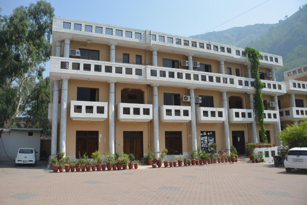 Besham Hilton Hotel, by LMC, Besham (updated prices 2025)