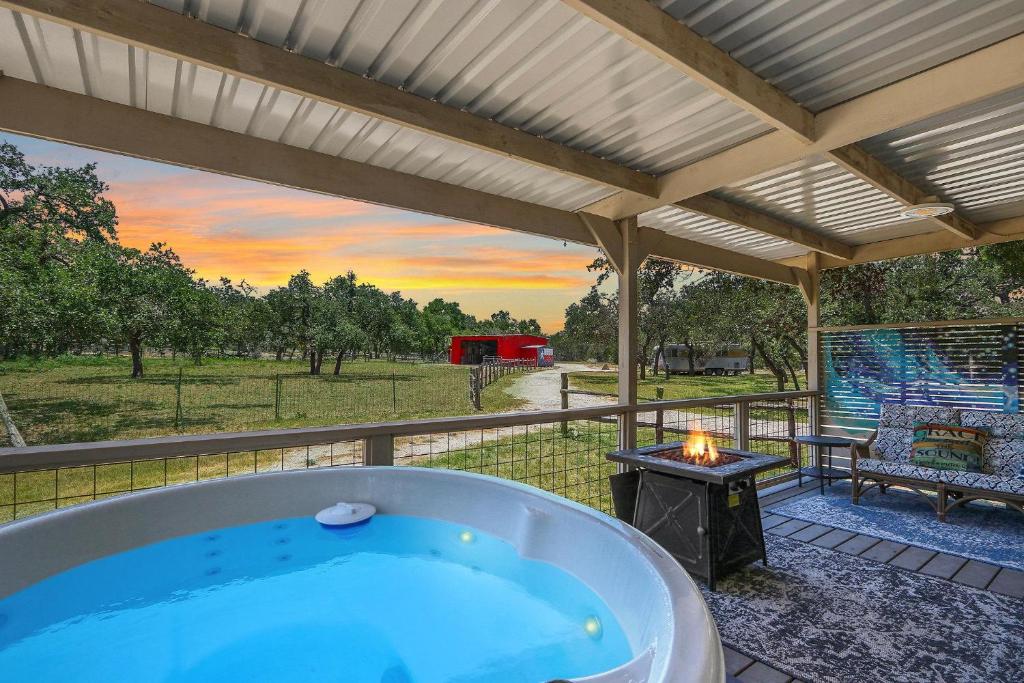 Windmill Ranch- Glamping Star RV, Wimberley (updated prices 2025)