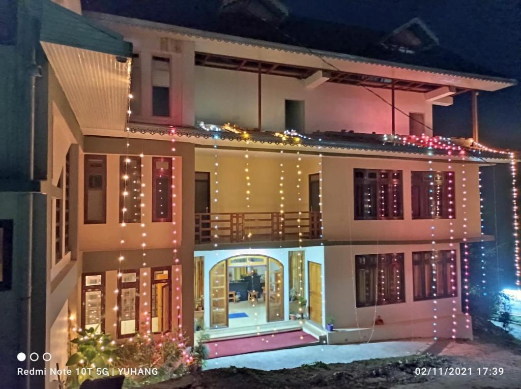 Pine Village Retreat, Kaluk (updated prices 2026)