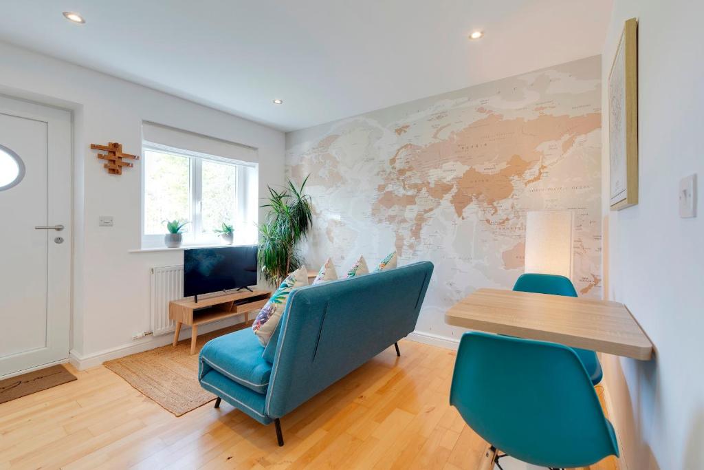 Pass the Keys Modern & Spacious 1 Bed Terrace with Free Parking ...