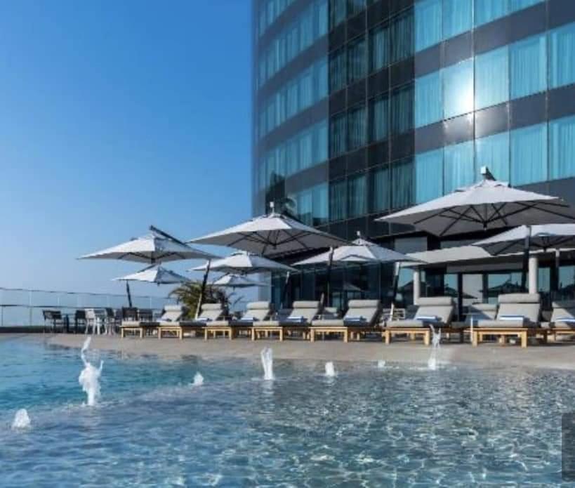 Oceans Apartments Balcony Suites in the Radisson Blu Hotel Building ...