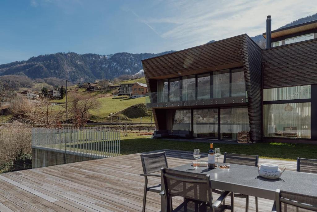 Stunning and Modern House On The Lake, Quarten (updated prices 2026)