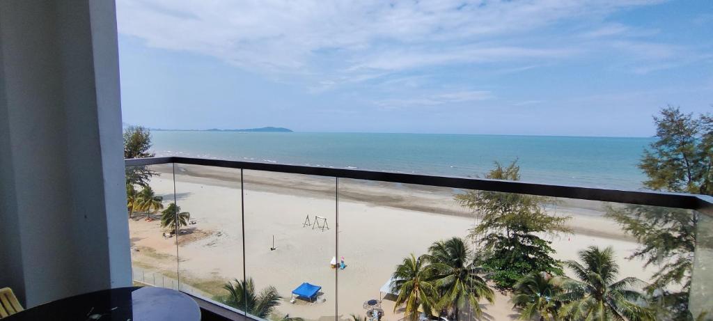 TIMURBAY KUANTAN -BEACHFRONT PARADISE GETAWAY, Kuantan (updated prices ...