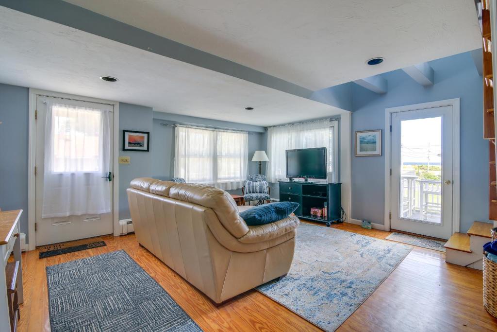 Charming Scituate Home with Deck - Walk to Beaches!, Scituate (updated ...