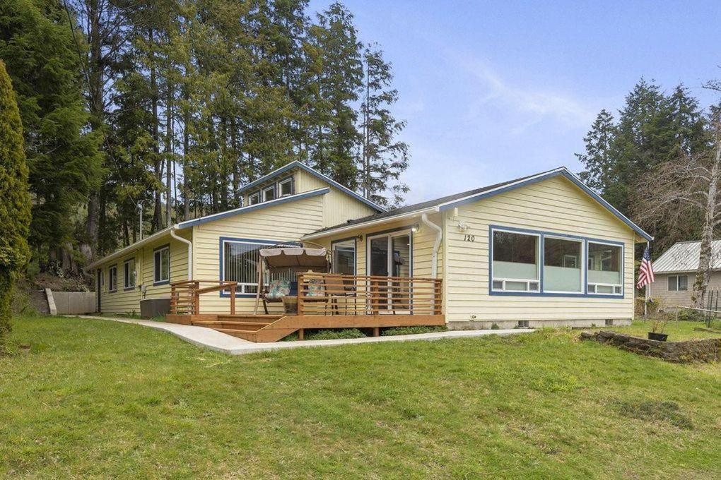 Moss Quadrant, Rockaway Beach (updated prices 2024)