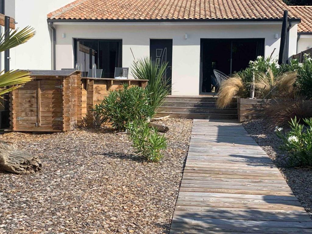 Le Verdonmer - Villa for 6 with pool, 700 m fro the beach, Le Verdon ...