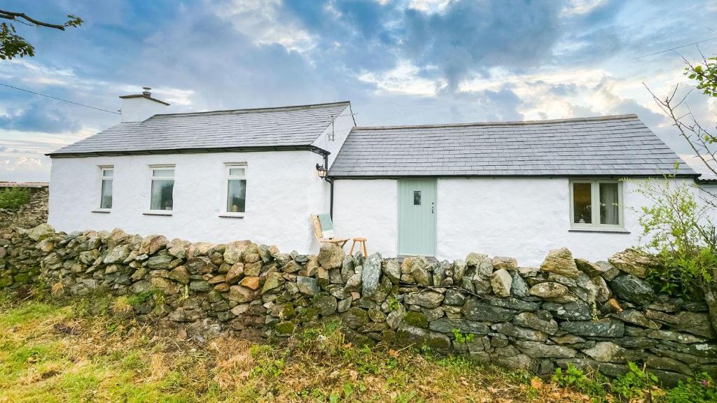 Bryn Eithin, Bodorgan (updated prices 2024)