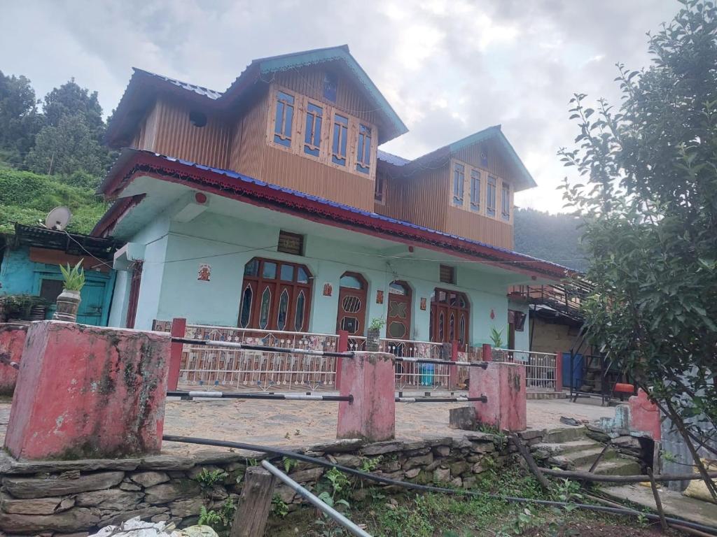 Mani prasad Home Stay Kotgaon By WB Homes, Sankri (updated prices 2025)