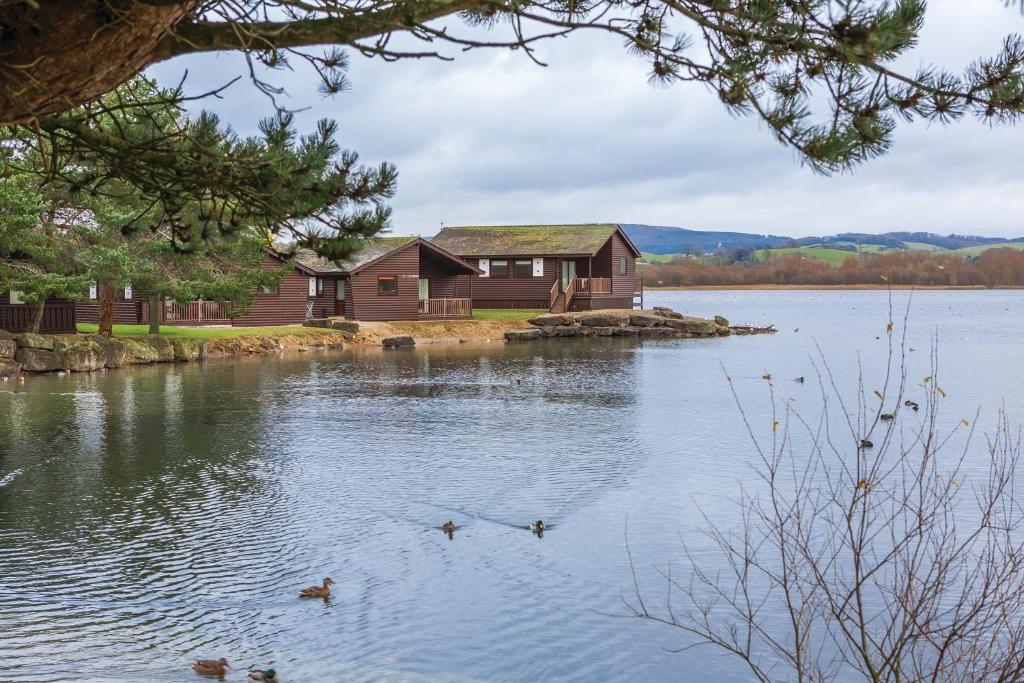 Pine Lake Resort, Carnforth (updated prices 2025)