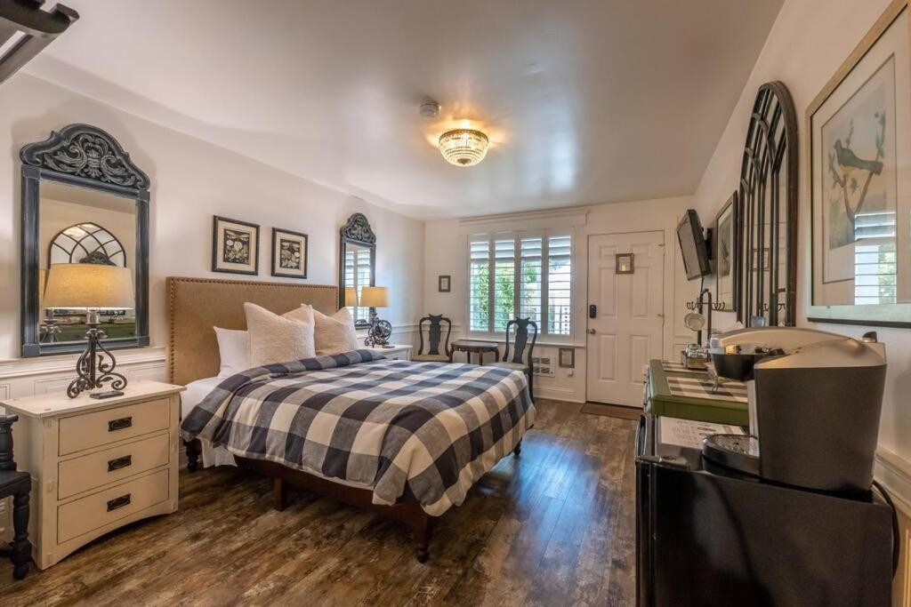 Bayside Cozy Queen at Bandon Marina Inn, Bandon (updated prices 2025)