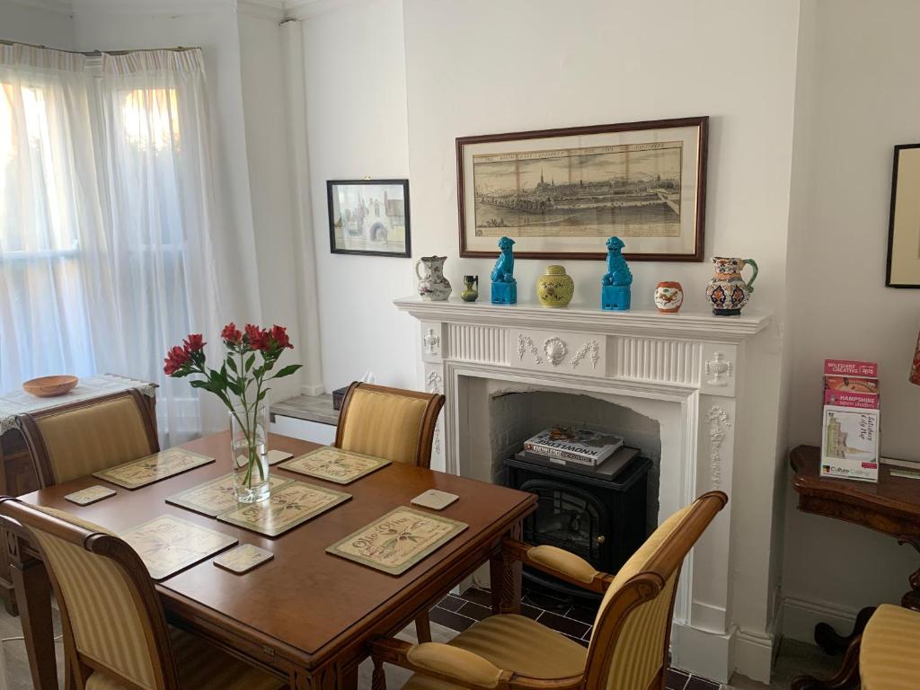 Queens Cottage Salisbury, Salisbury (updated prices 2025)