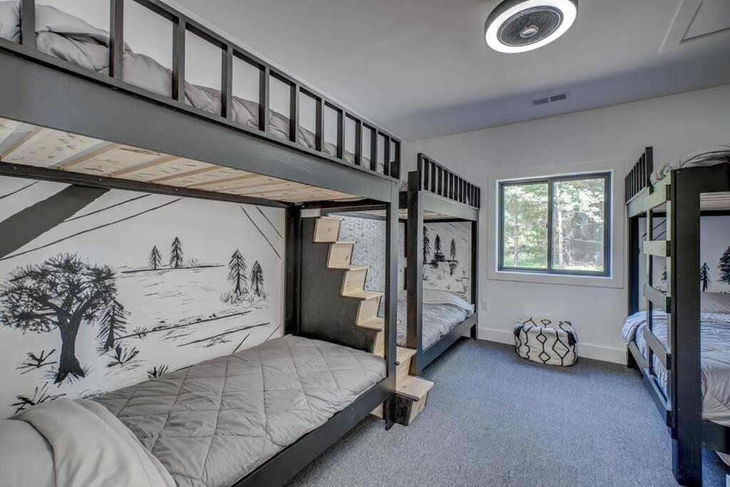 Cornerstone Cabin-Private Lake-Kayaks and Hot Tub!, Siren (updated ...