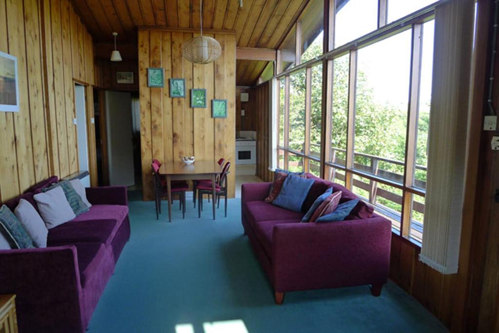 9 Timber Hill, Broad Haven (updated prices 2025)