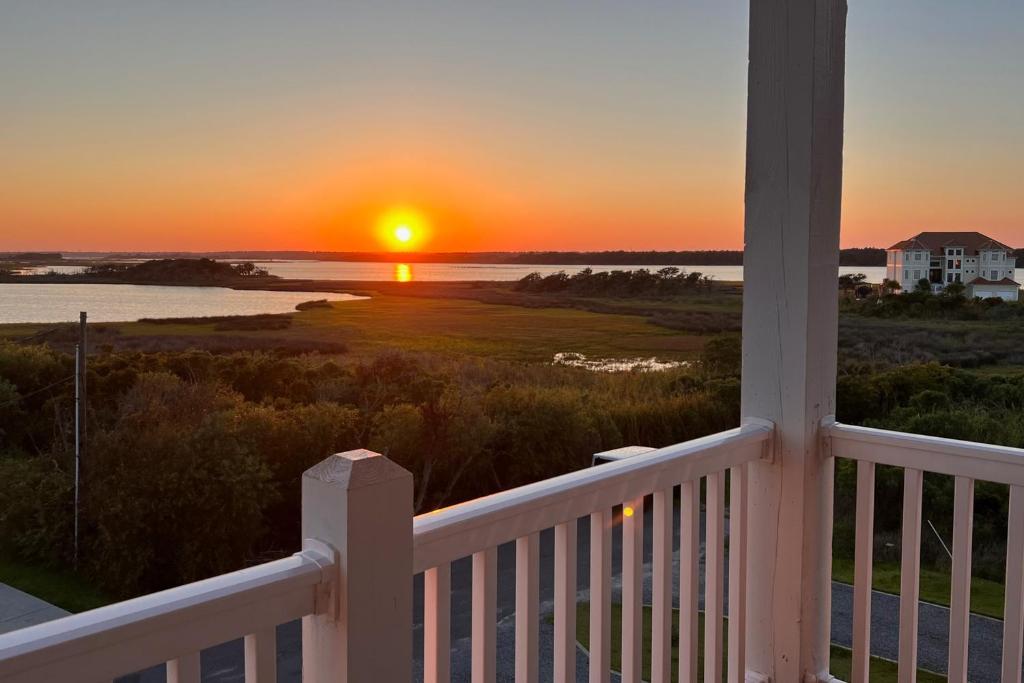 Beach Delight & Sunset Dreams, North Topsail Beach (updated prices 2025)
