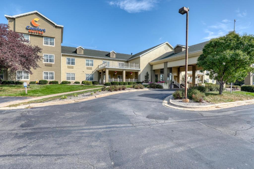 Comfort Suites Appleton Airport, Appleton – Updated 2023 Prices