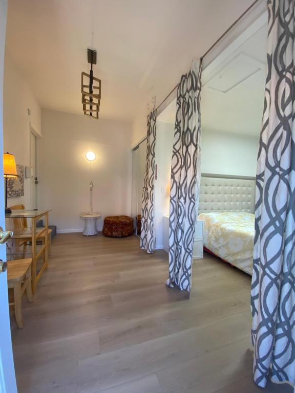 Walnut Creek 1B1B single family, Walnut Creek (updated prices 2024)